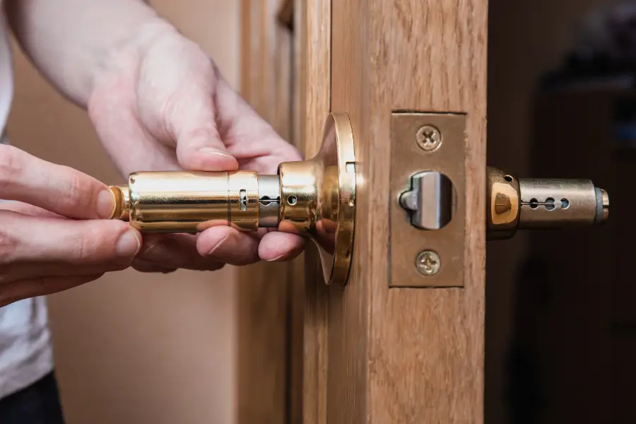 Benefits of Commercial Locksmiths for Business Security